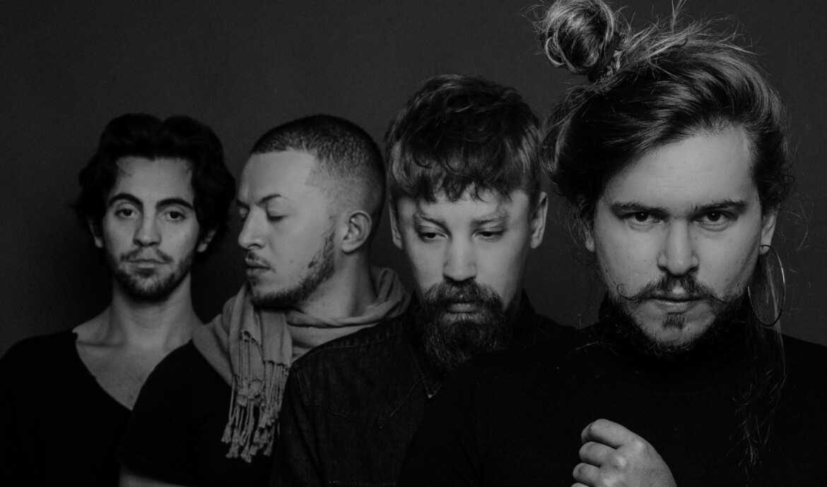 Transmudando a farsa do mundo atual, Cefa dá luz ao brilhante CAØS